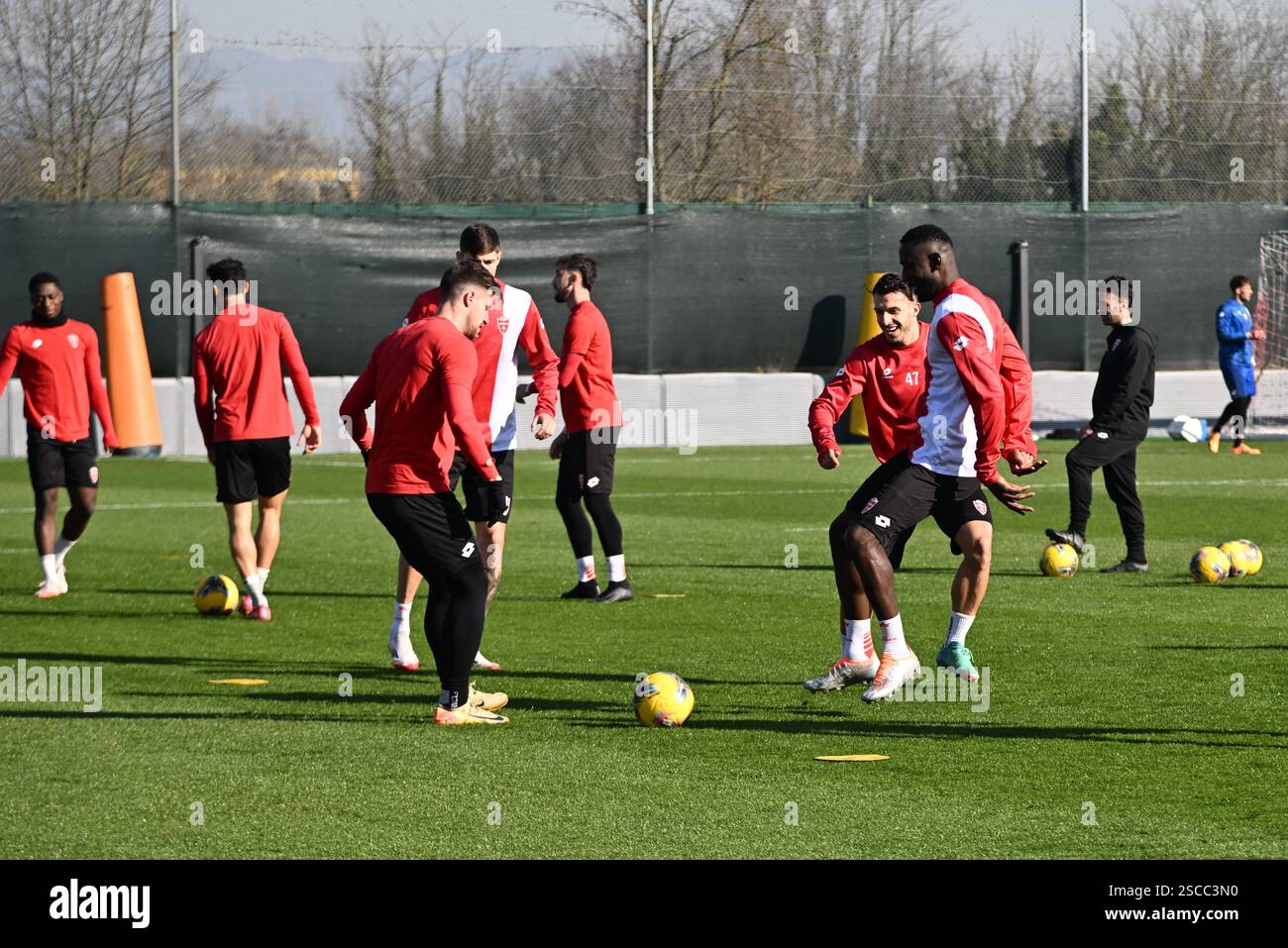 Monza, Italia. 06th Feb, 2025. AC Monza's players during training ...