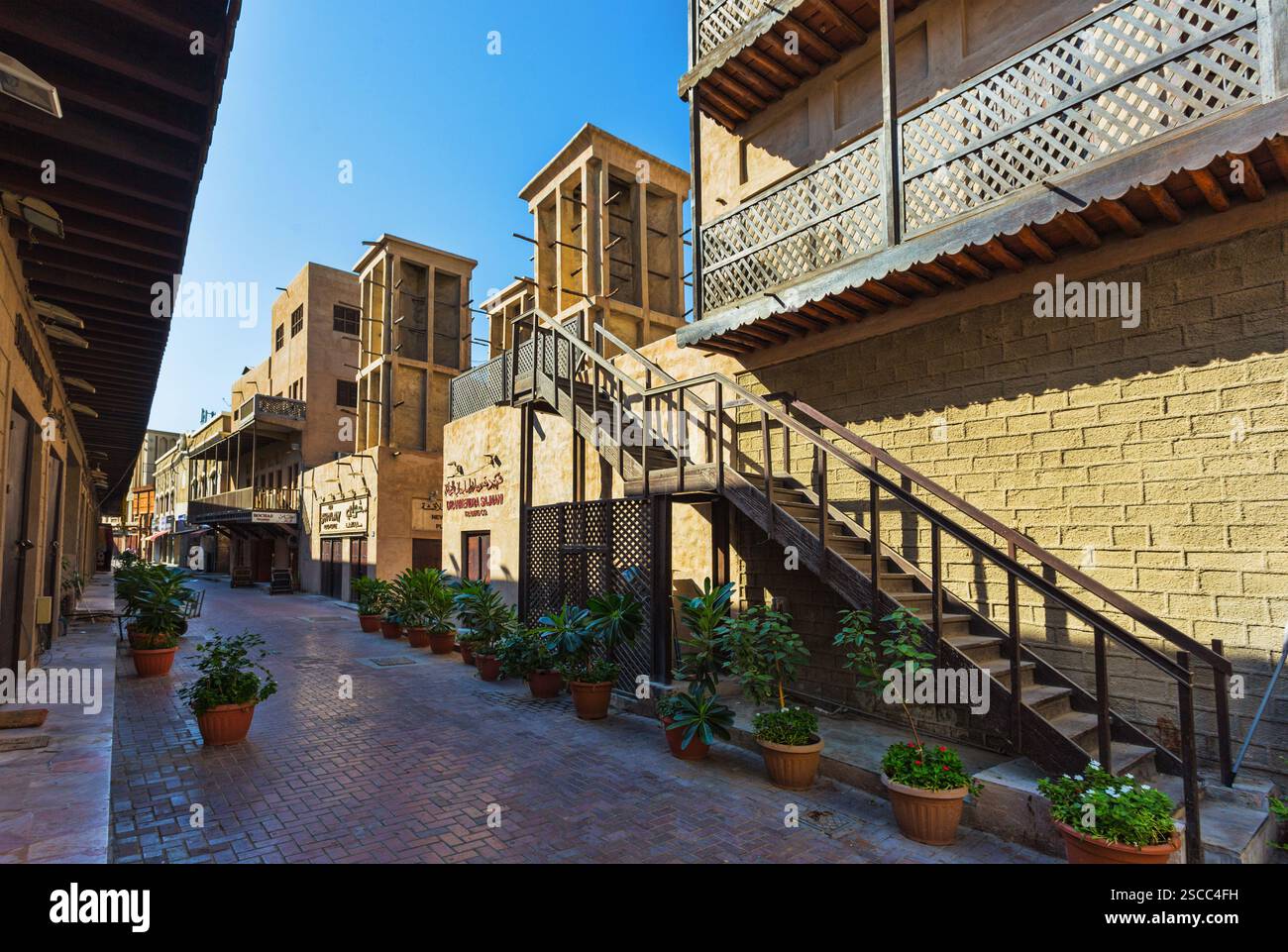 UAE. OCT 30, 2013. Arab Street in the old part of Dubai Stock Photo - Alamy