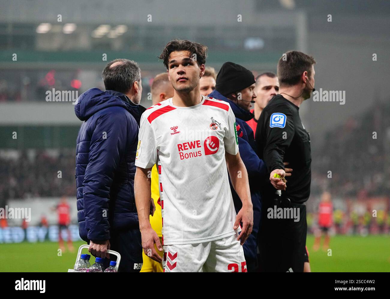 Bay Arena, Leverkusen, Germany. 05th Feb, 2025. Max FinkgrÃ¤fe 1.FC KÃ¶ln looks on during a DFB ...