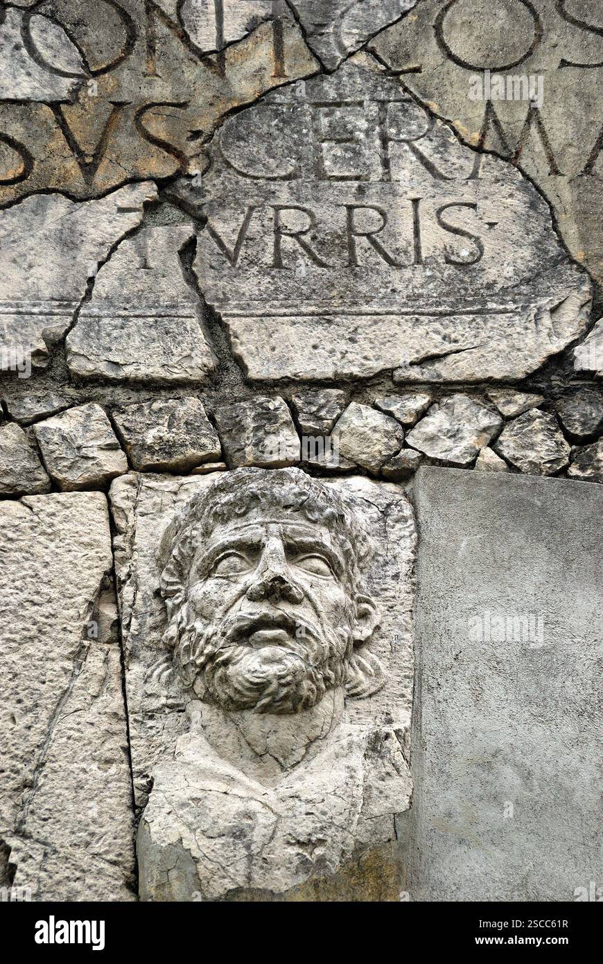 Saepinum, the keystone of Bovianum Gate (Porta Bovianum). The keystone ...