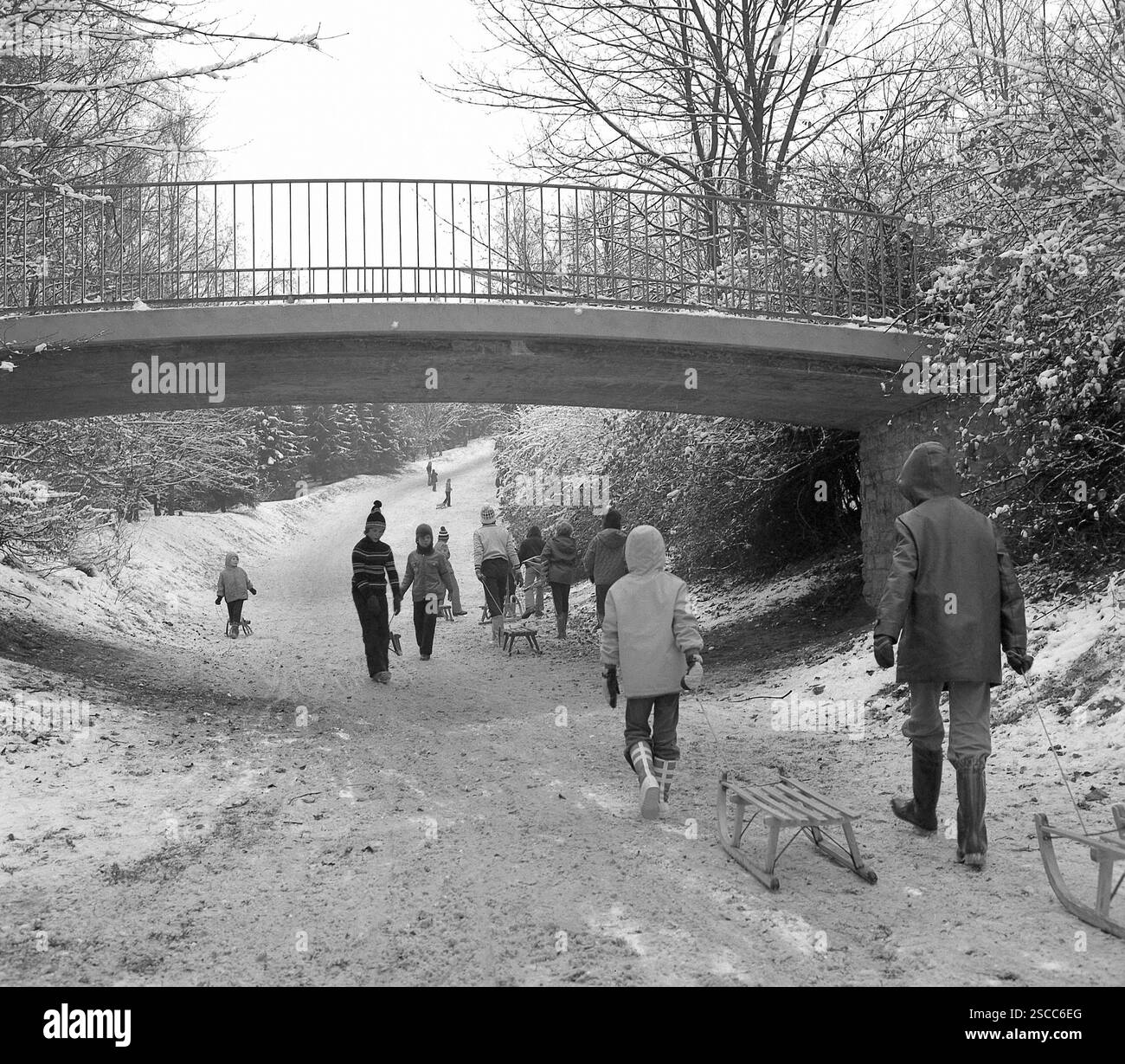 Berlin pull Black and White Stock Photos & Images - Alamy