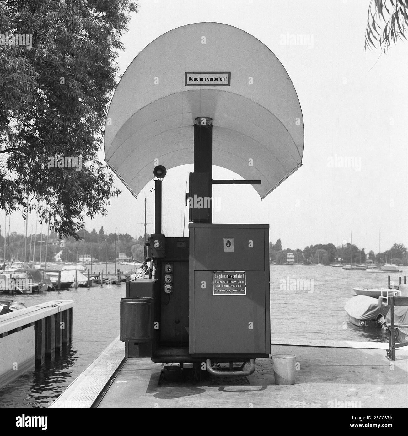 1972 sign Black and White Stock Photos & Images - Alamy