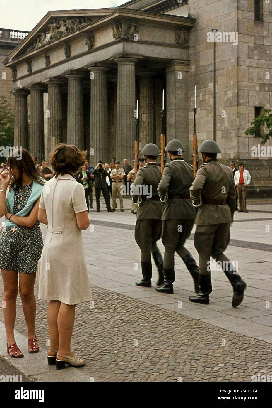 "Neue Wache (New Guard House) in Berlin. Picture shows soldiers of the ...