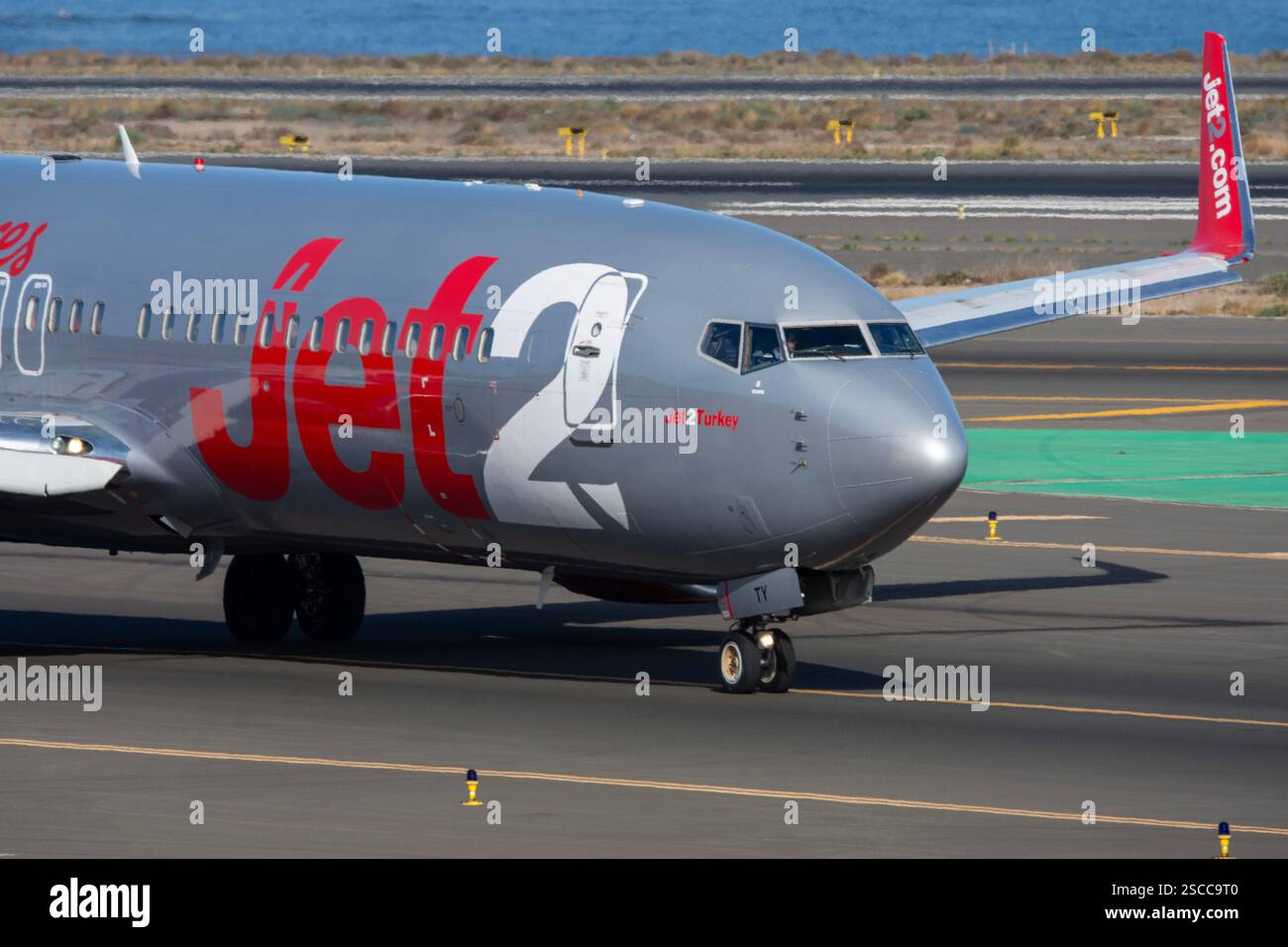 Vista en detalle de la parte delantera del fuselage del Boeing 737 de ...
