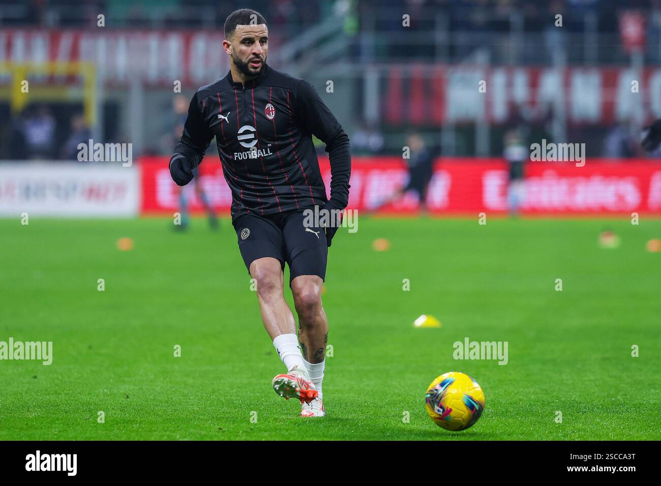 Milan, Italien. 05th Feb, 2025. Kyle Andrew Walker of AC Milan warms up ...