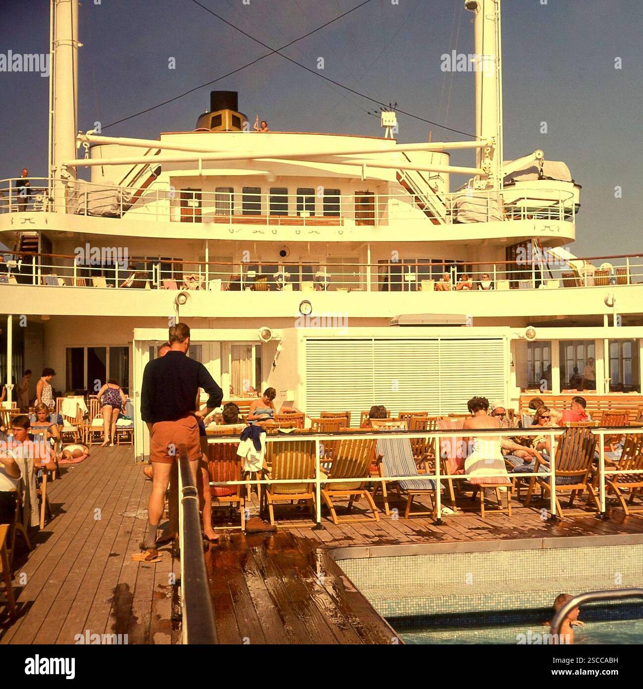 Cruiser ship "Statendam" on the Atlantic Ocean: Picture shows ...