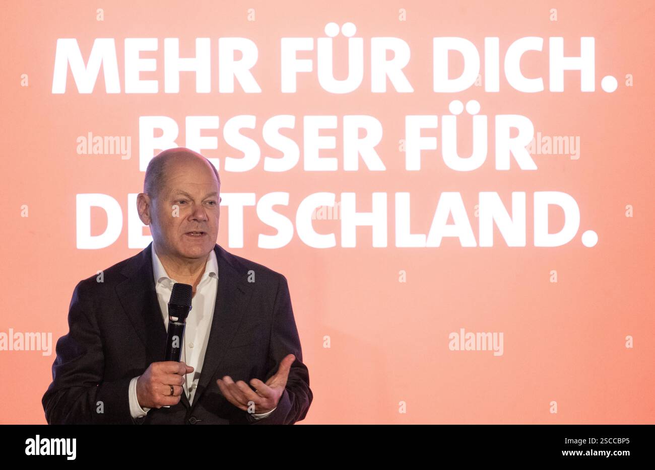 Ispringen, Germany. 06th Feb, 2025. Federal Chancellor Olaf Scholz (SPD ...