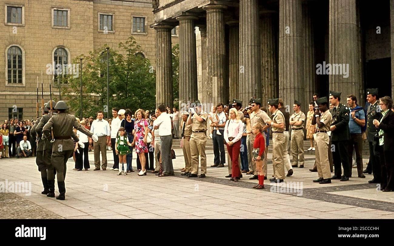 "Neue Wache (New Guard House) in Berlin. Picture shows soldiers of the ...