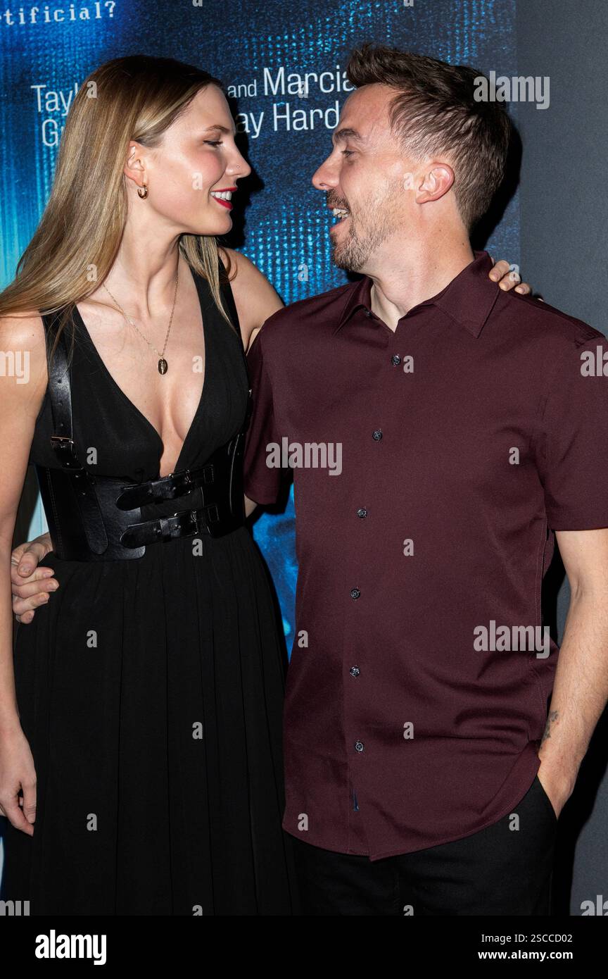 Frankie Muniz mit Ehefrau Paige Price Munitz bei der Premiere des ...