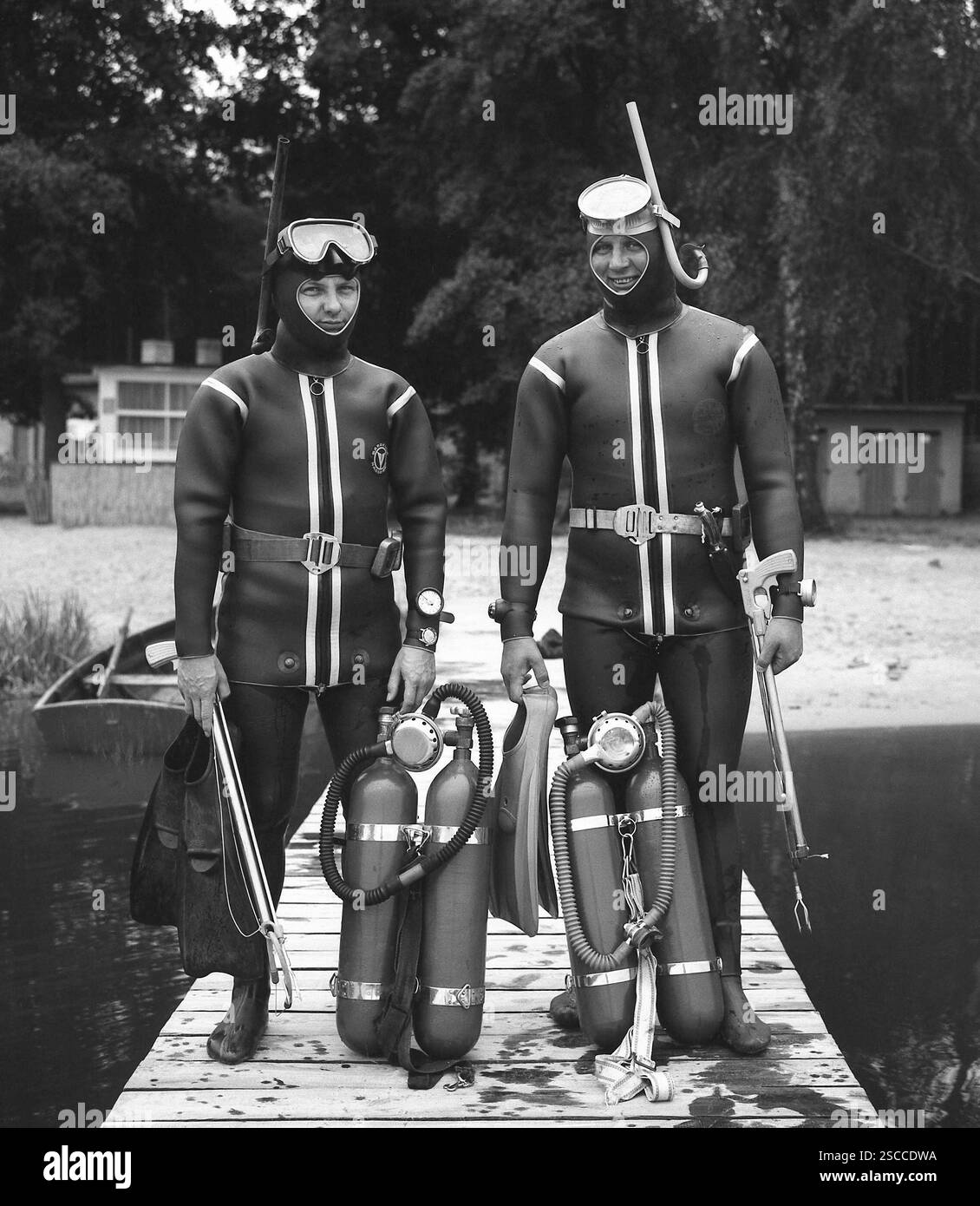 Scuba diving in the 1960s hi-res stock photography and images - Alamy