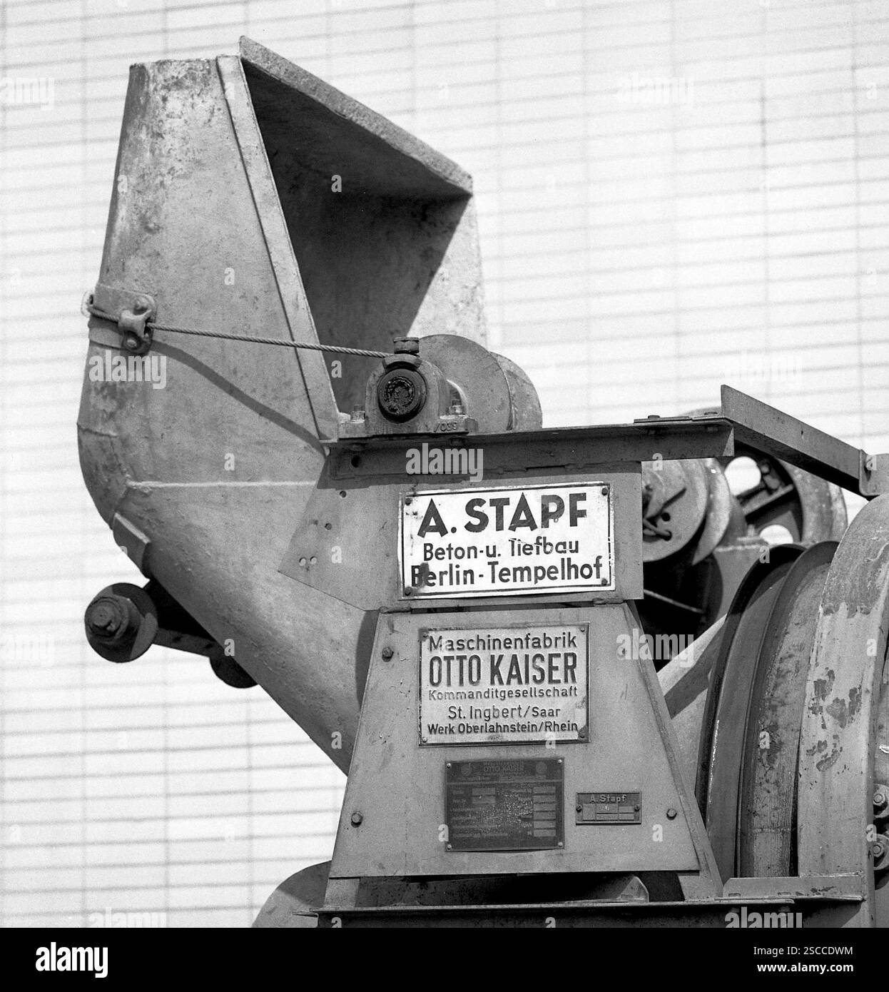 A construction machine from the Maschinenfabrik Otto Kaiser at the TU ...