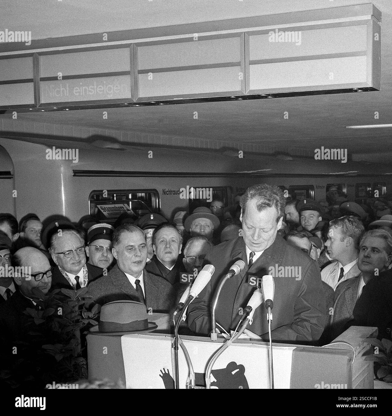 The brandt line Black and White Stock Photos & Images - Alamy