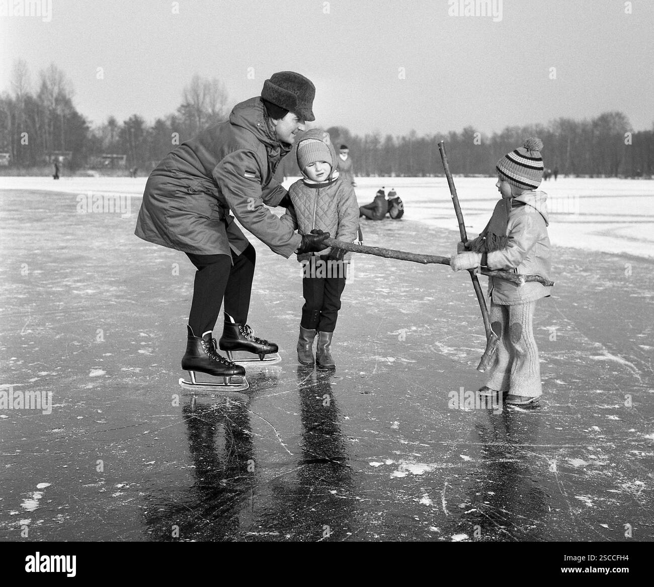 Shows a lake Black and White Stock Photos & Images - Alamy
