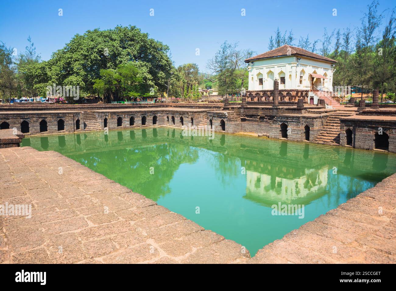 The Safa Shahouri Masjid, Phonda, Goa, India. The Safa Shahouri Masjid ...