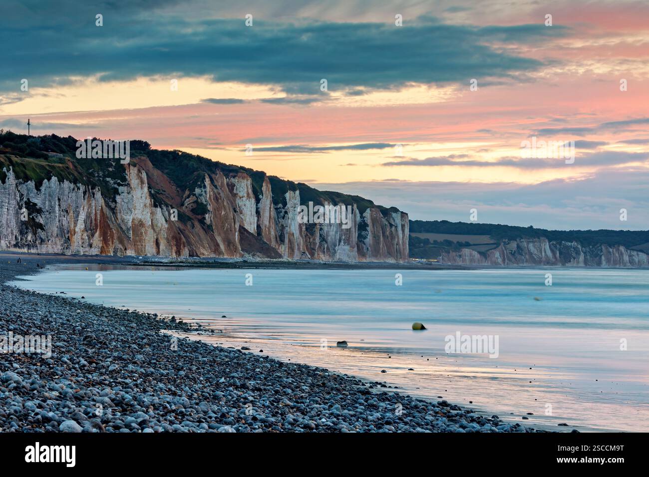 The cliffs of the alabaster coast at Dieppe in the Normandy Stock Photo ...