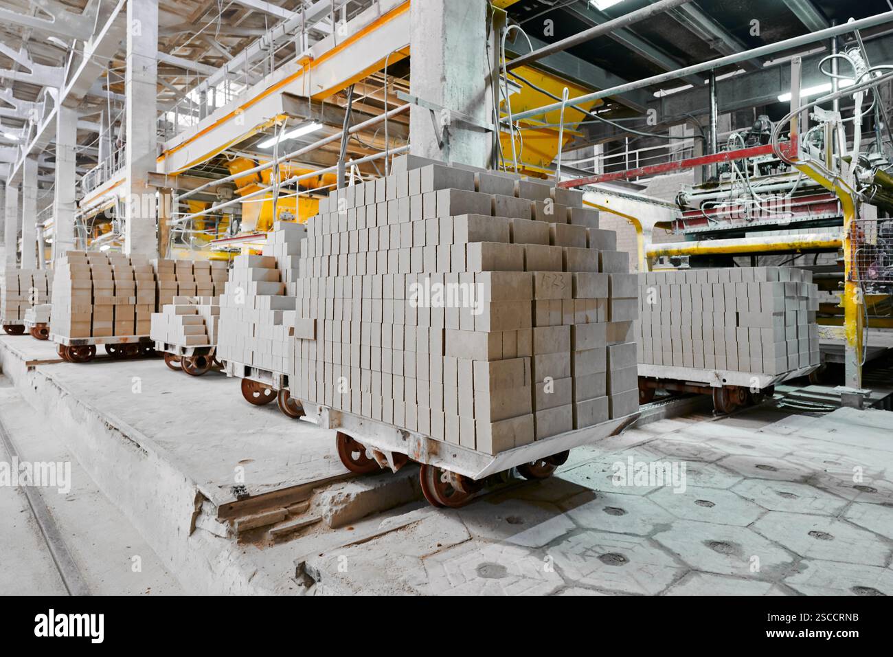 Large stack raw concrete hi-res stock photography and images - Alamy