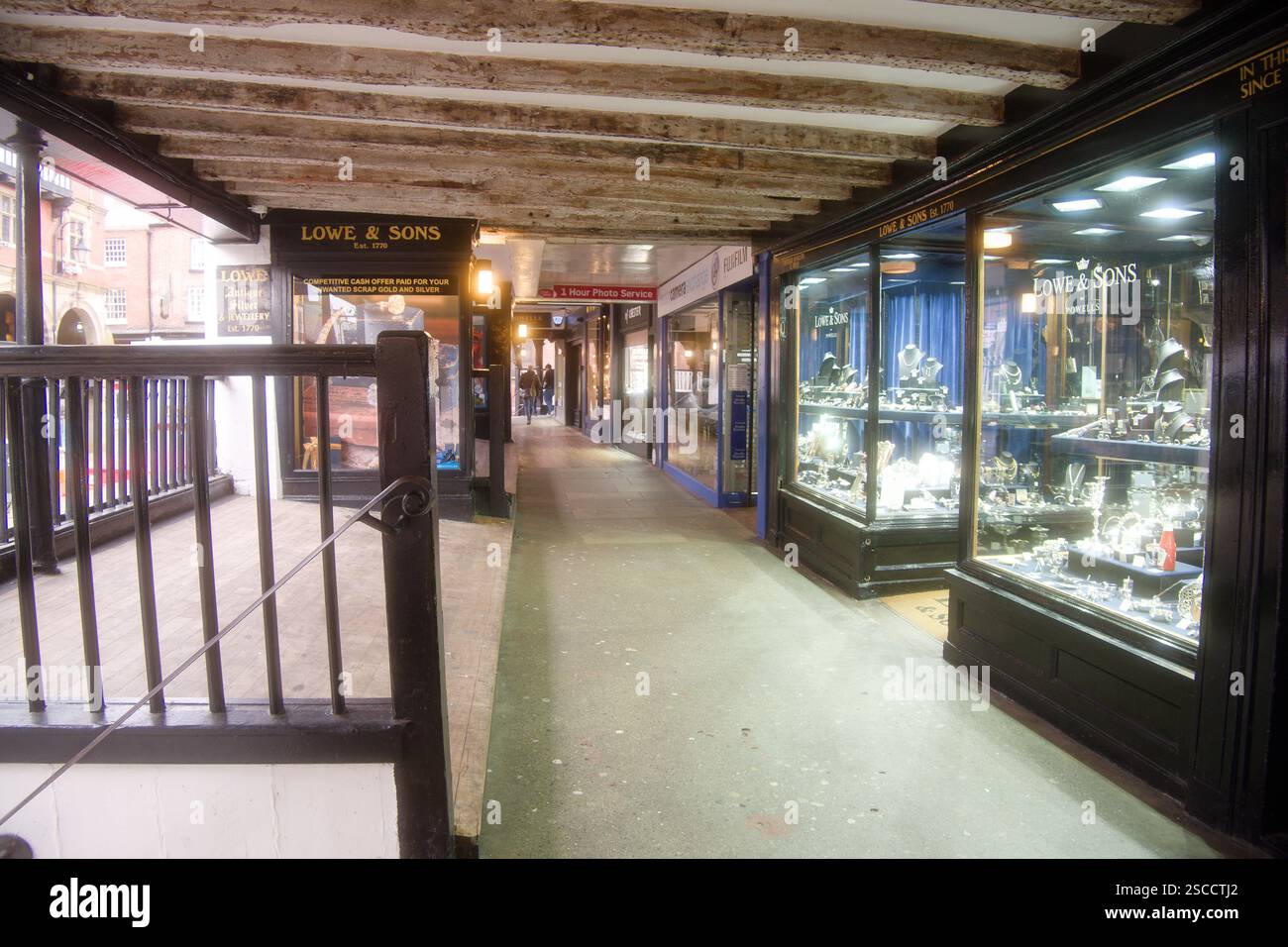 Interior passage shopping mall in hi-res stock photography and images ...