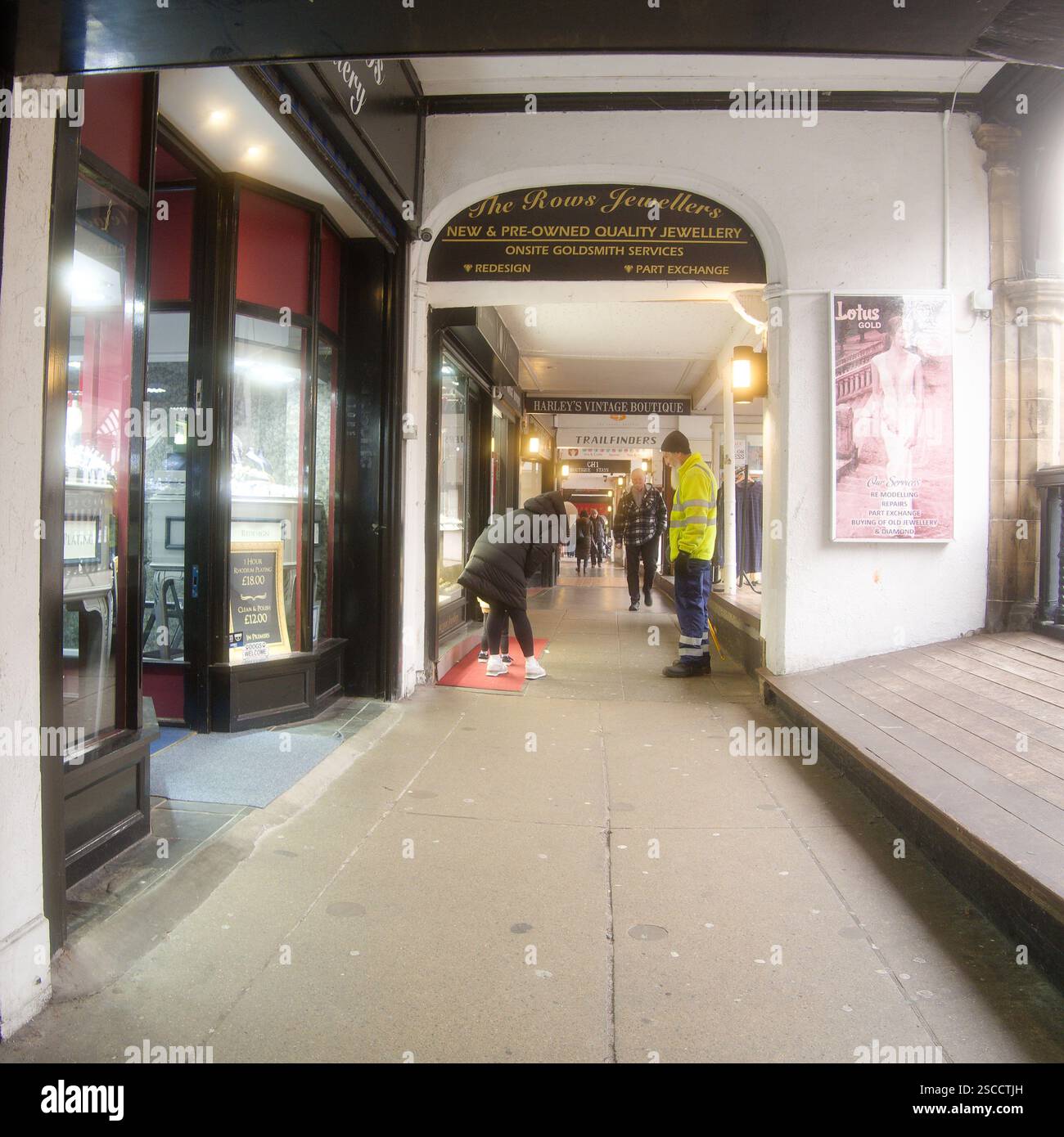 Interior passage shopping mall in hi-res stock photography and images ...