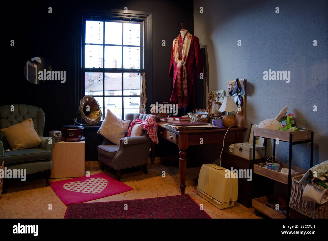 Old fashioned work shops hi-res stock photography and images - Alamy