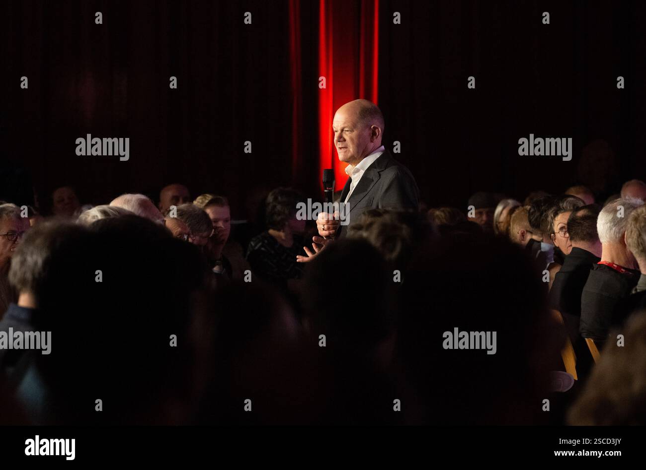 Ispringen, Germany. 06th Feb, 2025. Federal Chancellor Olaf Scholz (SPD ...