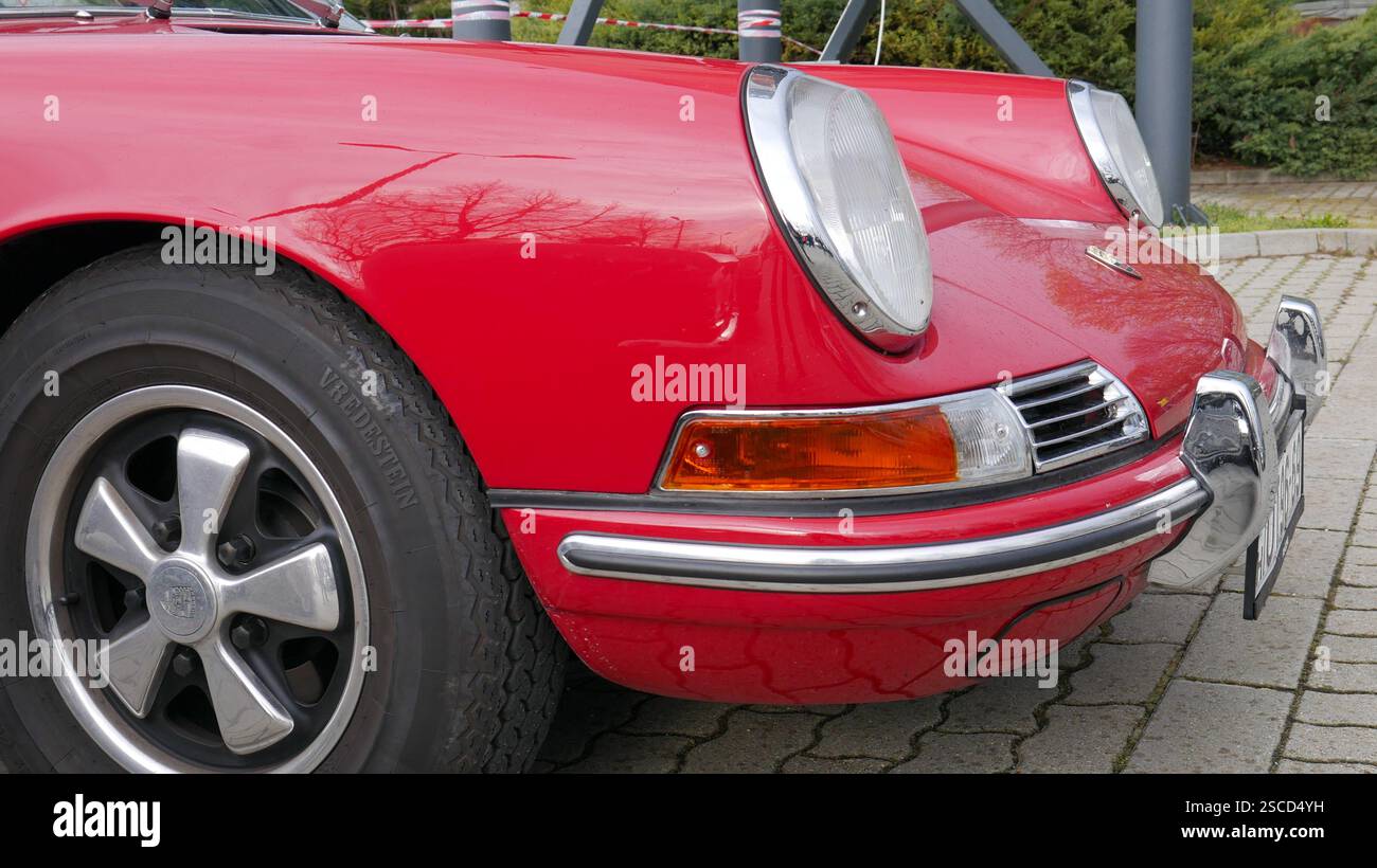 Porsche 912 hi-res stock photography and images - Alamy