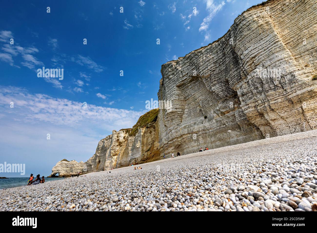 The cliffs of the alabaster coast of the normandy at Etratat Stock ...
