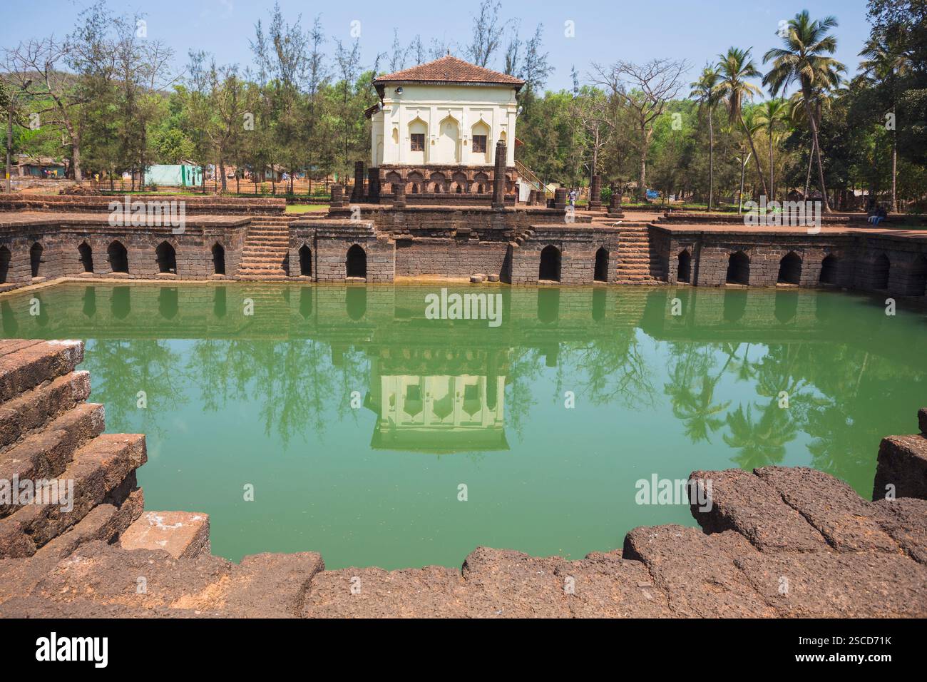 The Safa Shahouri Masjid, Phonda, Goa, India. The Safa Shahouri Masjid ...