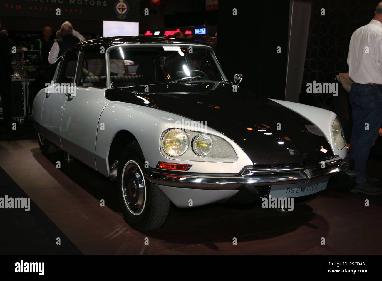Citroen DS 21 Pallas Baujahr 1969, Farbkombination: Kristall-Perle mit ...