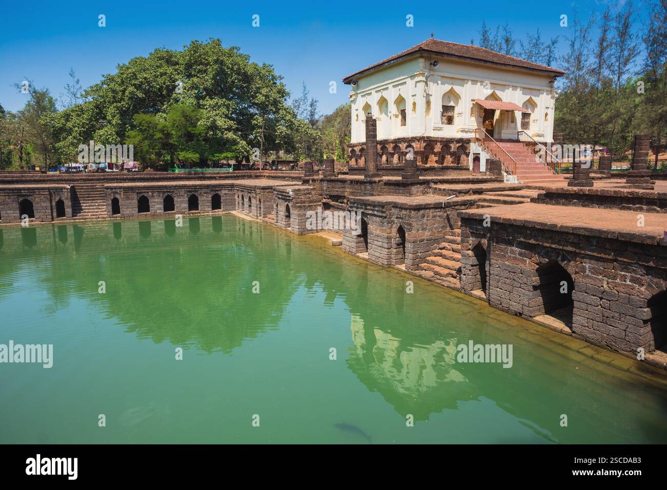 The Safa Shahouri Masjid, Phonda, Goa, India. The Safa Shahouri Masjid ...