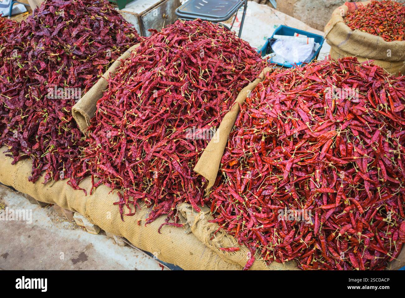 Sale of red hot peppers on the market in India Stock Photo - Alamy
