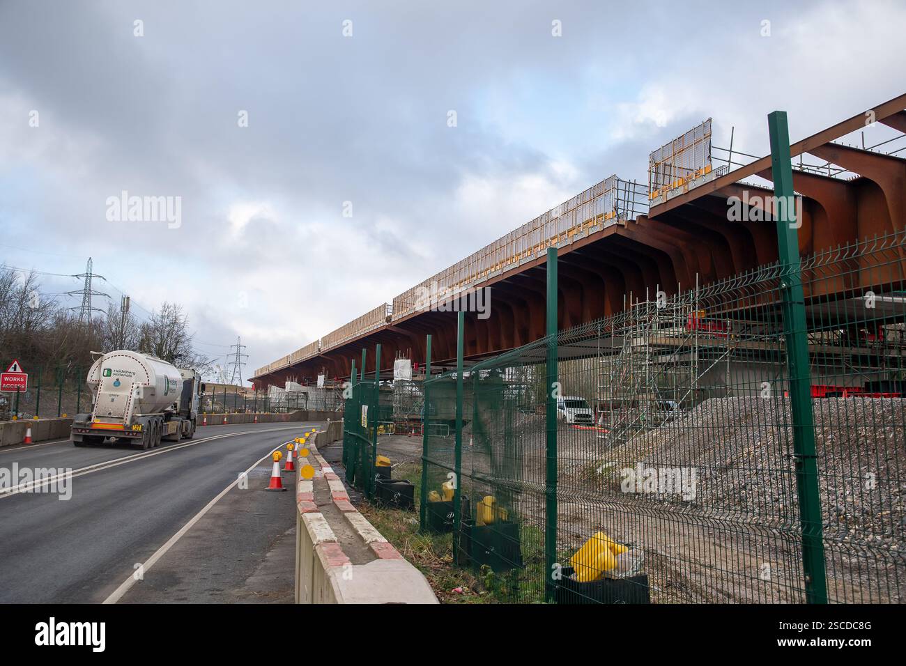 Wendover, UK. 6th February, 2025. As construction of the High Speed 2 ...
