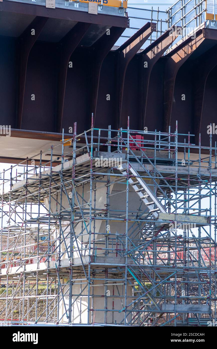 Wendover, UK. 6th February, 2025. As construction of the High Speed 2 ...