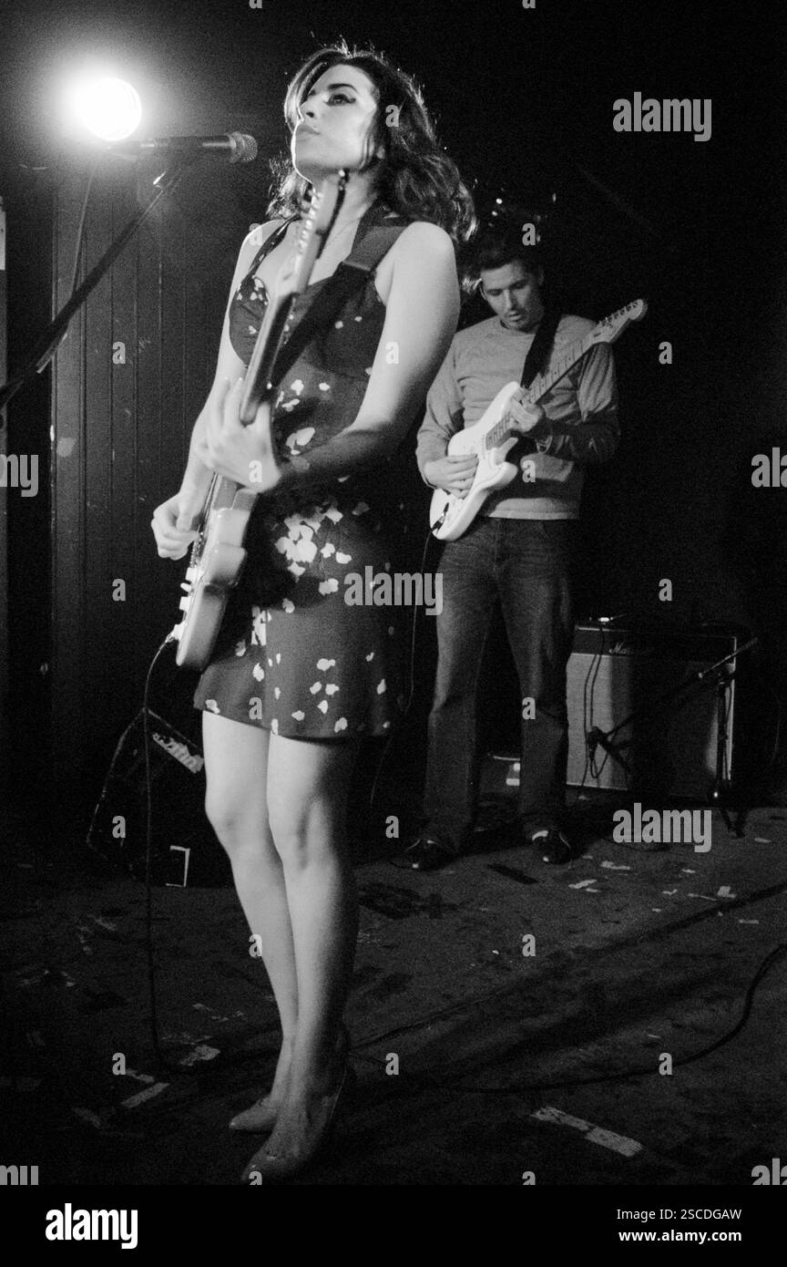 AMY WINEHOUSE, YOUNG, SMALL CONCERT, 2004: Iconic British singer Amy ...