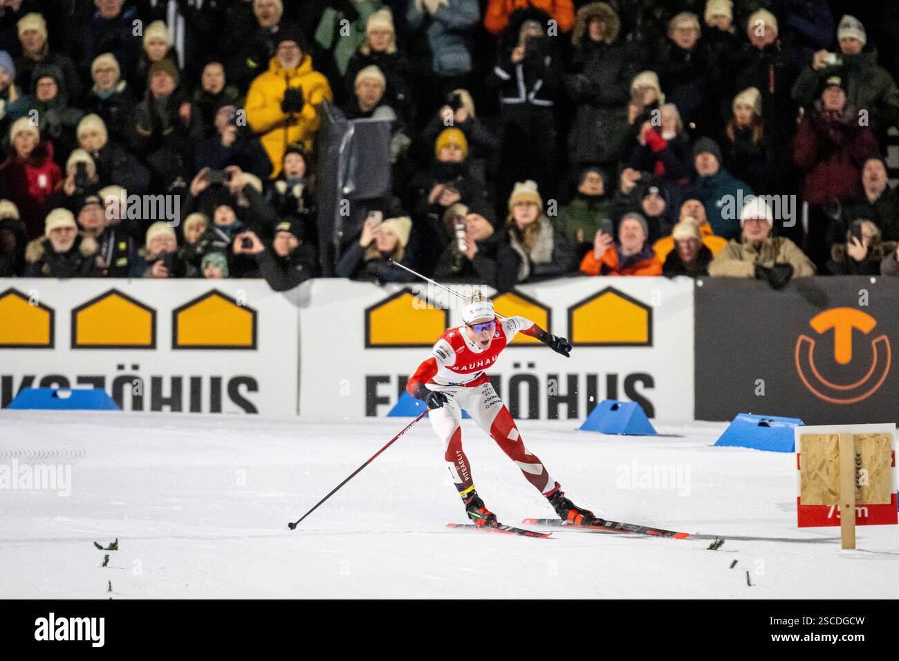 250206 Jonna Sundling tävlar i finalen i damernas sprint i skidor under ...