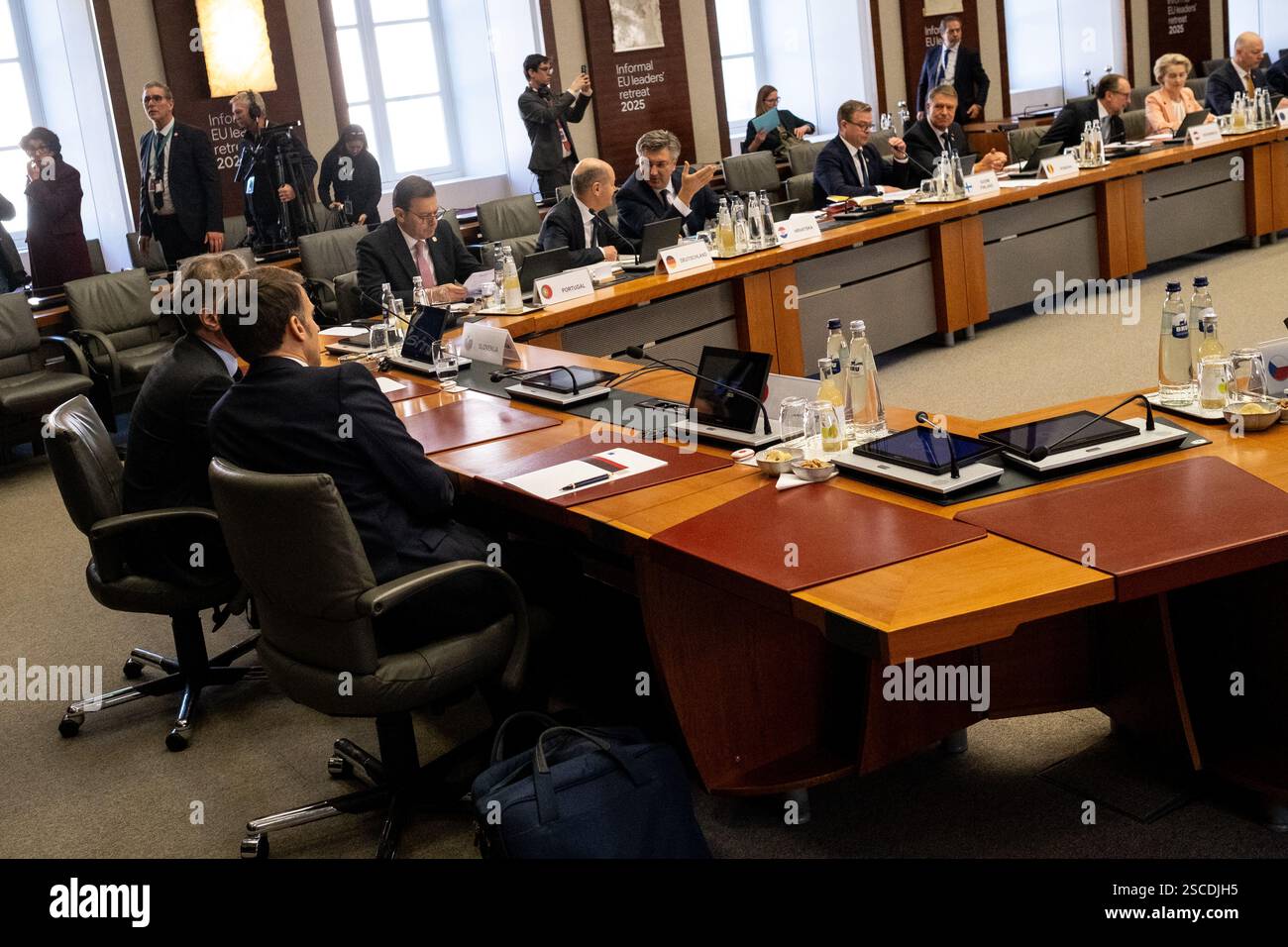 Emmanuel Macron and Robert Golob and Luis Montenegro and Olaf Scholz at ...