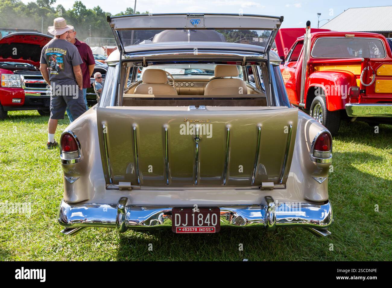 1955 chevrolet nomad station wagon hi-res stock photography and images ...