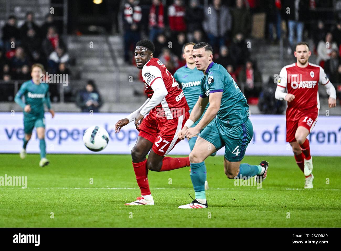 Antwerp, Belgium. 06th Feb, 2025. Antwerp's Mohamed Bayo and Anderlecht's Jan-Carlo Simic ...
