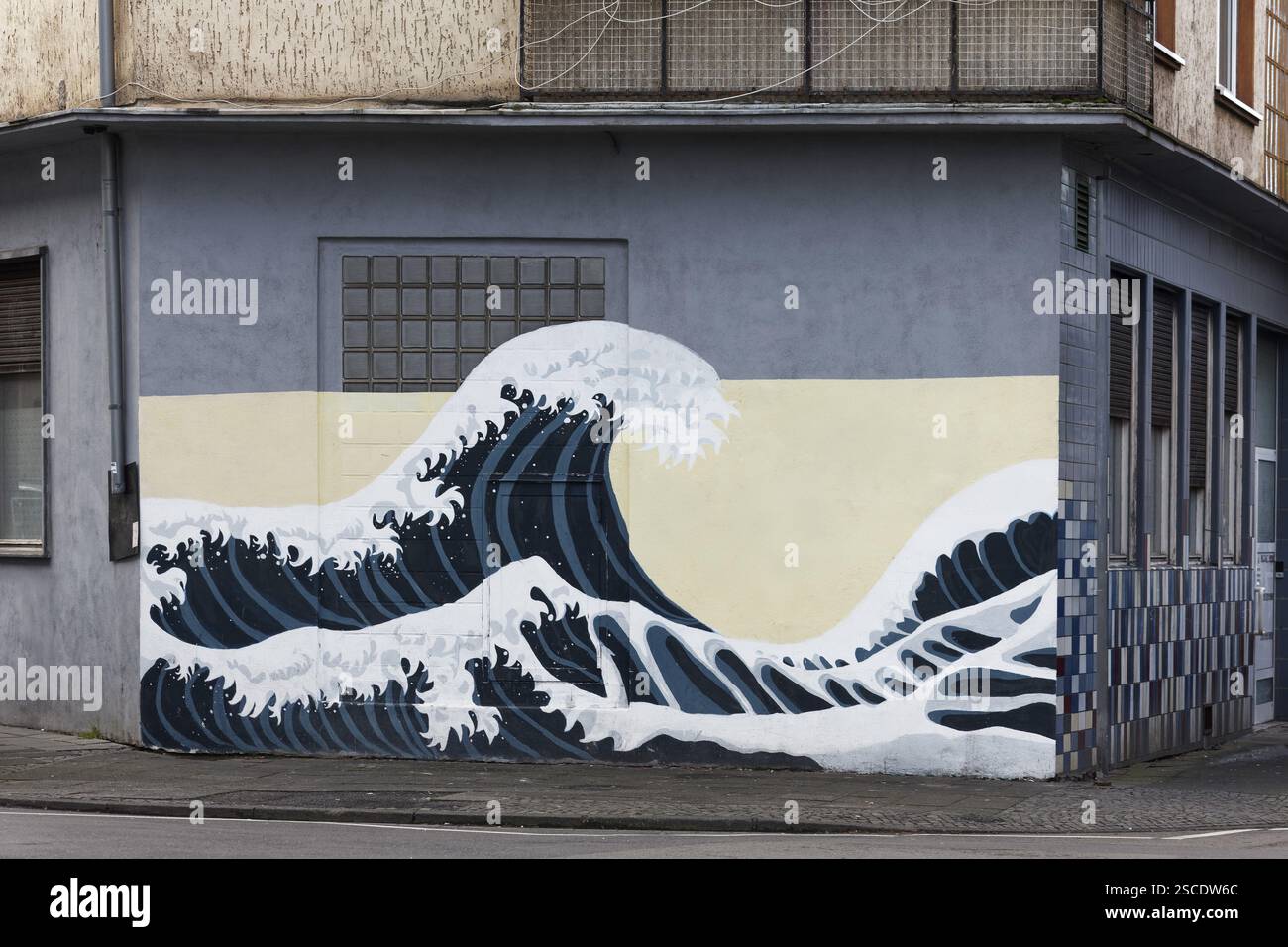 Hokusai graffiti art hi-res stock photography and images - Alamy