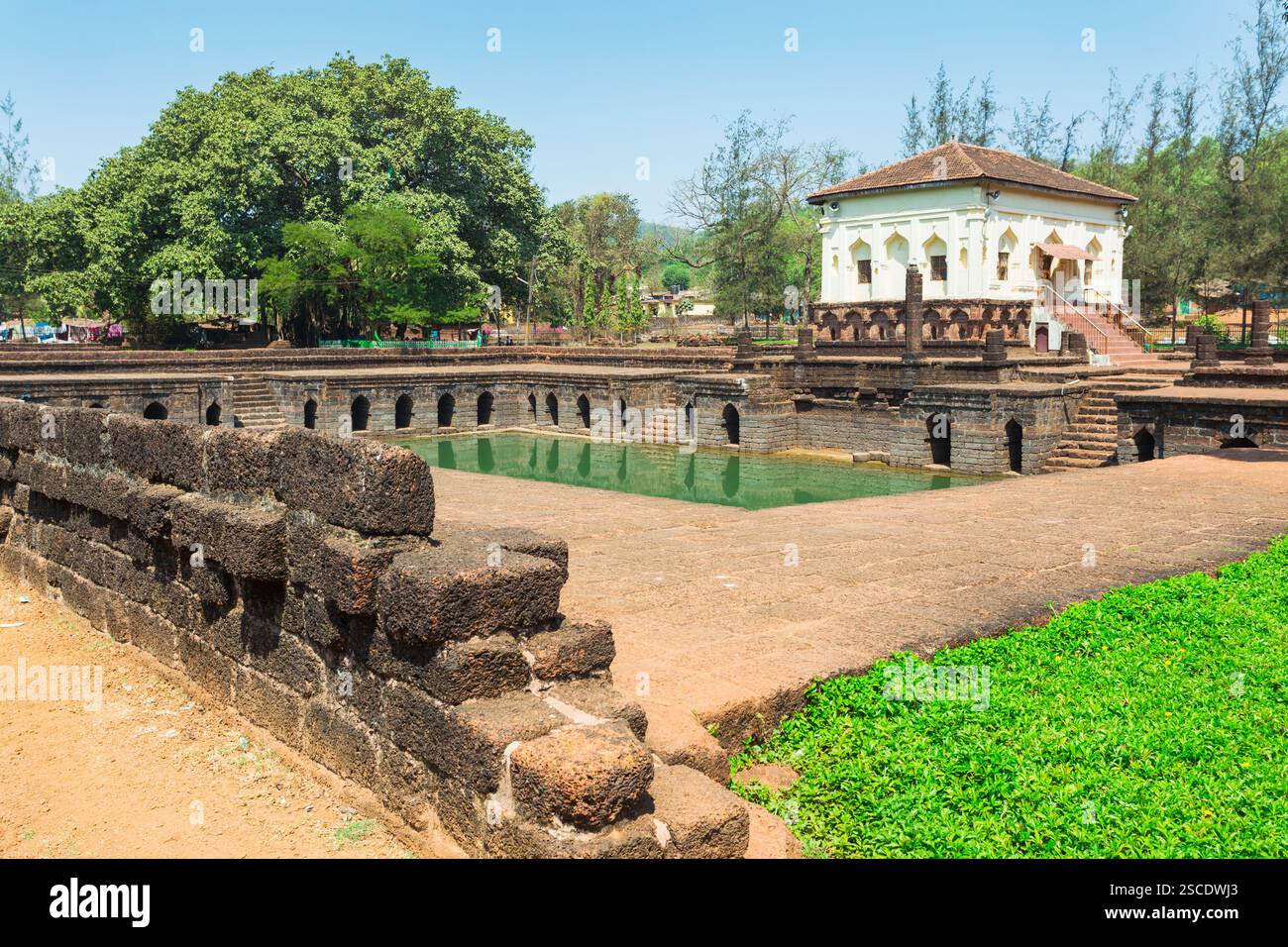 The Safa Shahouri Masjid, Phonda, Goa, India. The Safa Shahouri Masjid ...