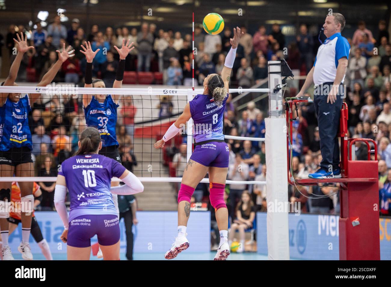 Sabrina De Jesus Machado (KS DevelopRes Rzeszow, #08) vs. Stutgarter Block aus Breland ...