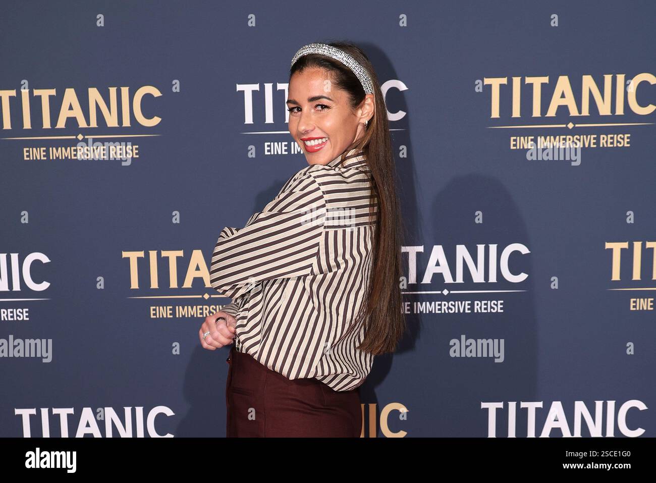 Sarah Engels bei der „Titanic: Eine Immersive Reise“ Ausstellungs ...
