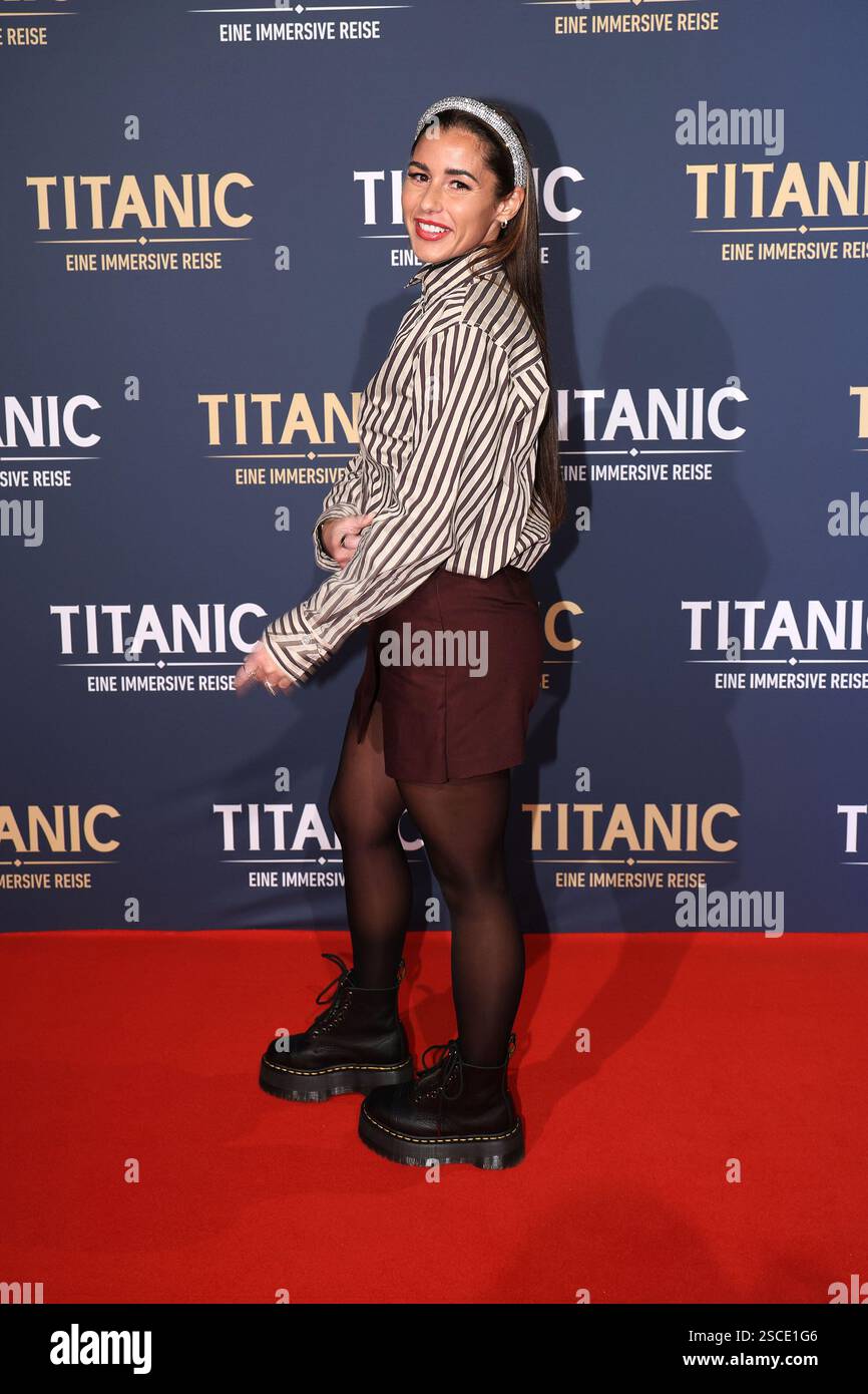Sarah Engels bei der „Titanic: Eine Immersive Reise“ Ausstellungs ...