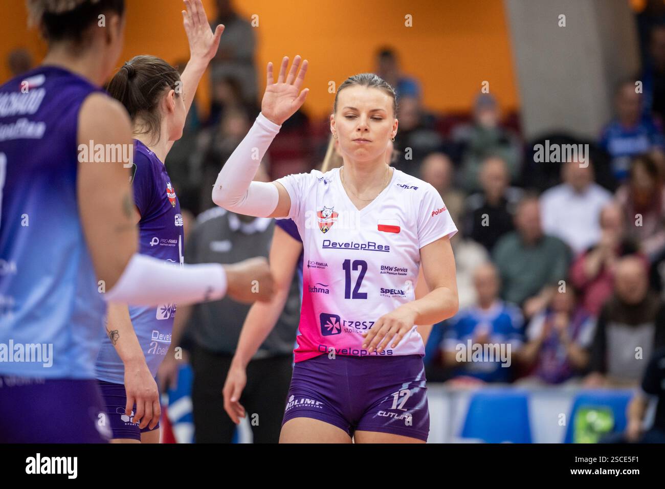 Aleksandra Szczyglowska (KS DevelopRes Rzeszow, #12) / GER, Allianz MTV Stuttgart vs. KS ...
