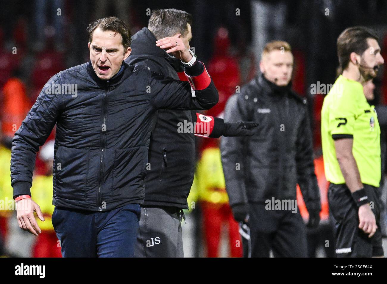 Antwerp, Belgium. 06th Feb, 2025. Antwerp's head coach Jonas De Roeck reacts during a soccer ...