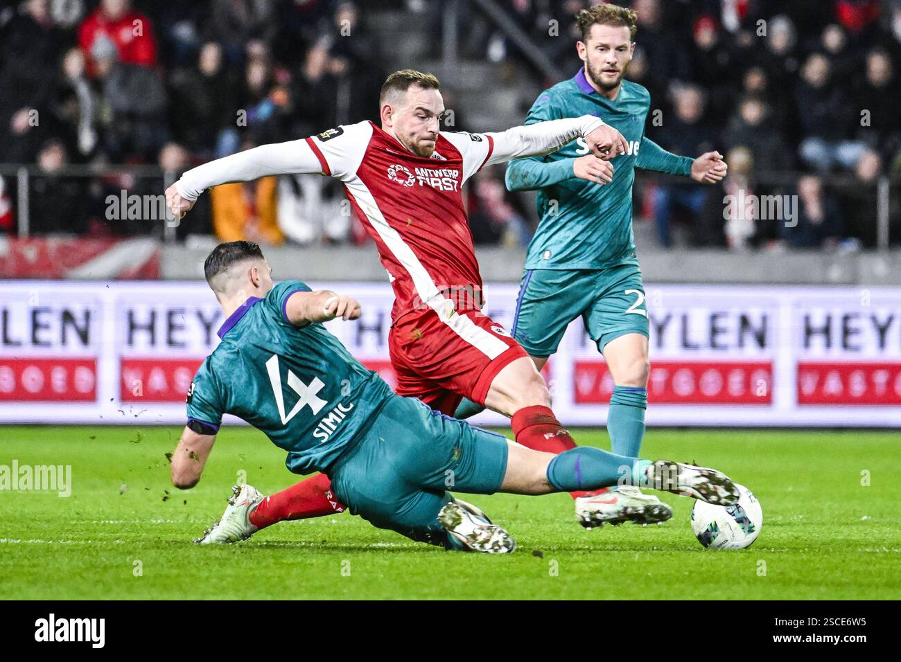 Antwerp, Belgium. 06th Feb, 2025. Anderlecht's Jan-Carlo Simic and Antwerp's Vincent Janssen ...
