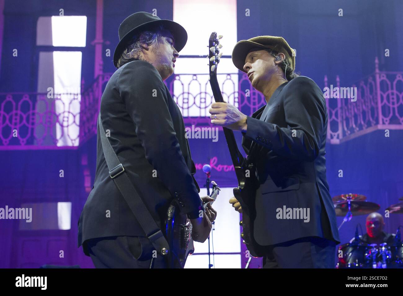 Pete Doherty and Carl Barat, singer of The Libertines live on European ...