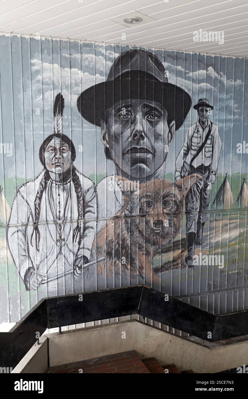 Artist Joseph Beuys with Coyote and Indian, in memory of the Beuys ...