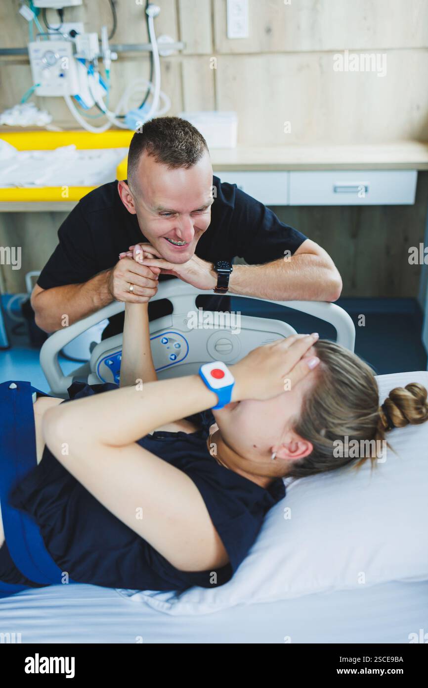 The beginning of labor in a young woman. Support for a man during labor ...