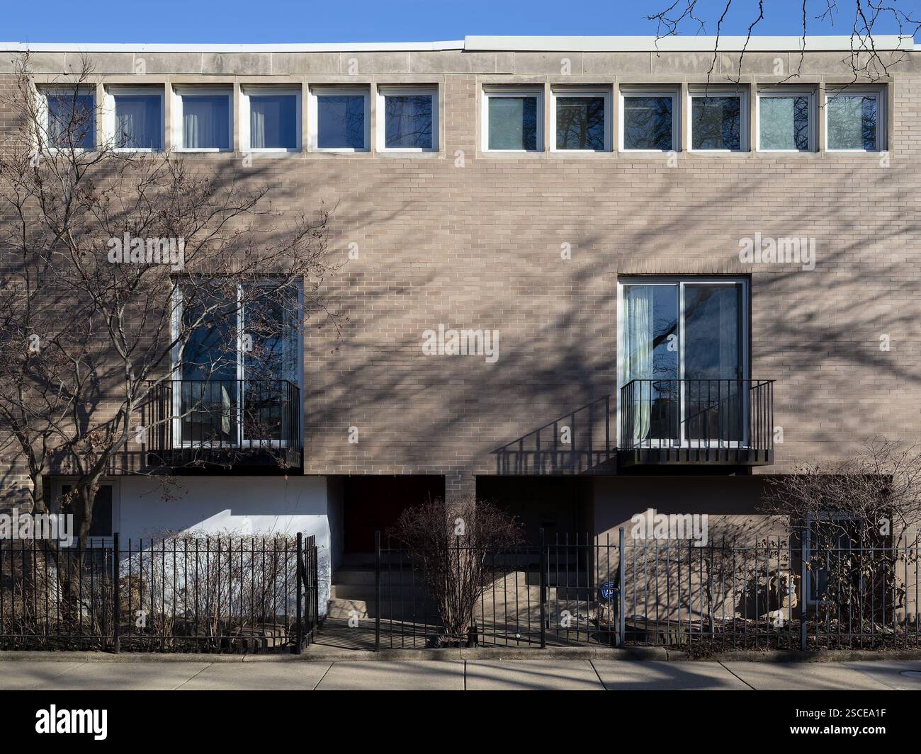 Hyde Park Townhouses, Location: Chicago IL, Architects: Harry Weese & I ...