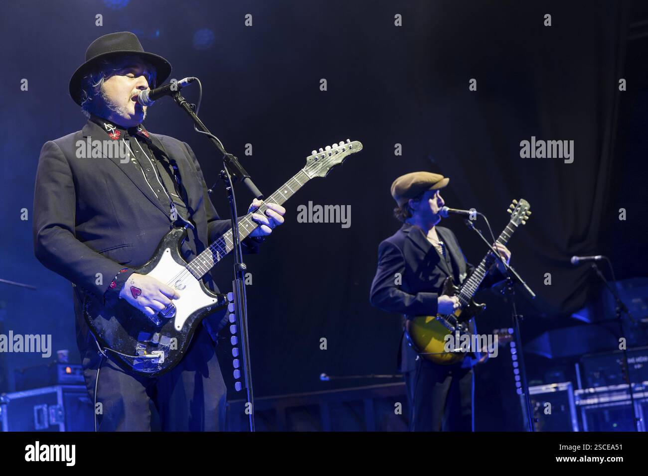Pete Doherty and Carl Barat, singer of The Libertines live on European ...